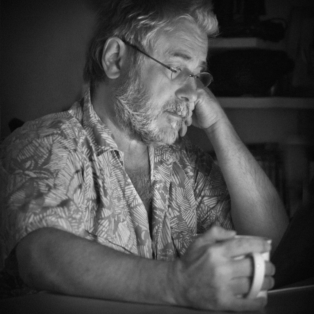 God bless America : "Strong plot, great characters, brilliantly written ...